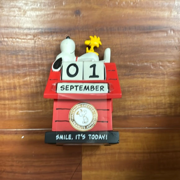 Hallmark | Accents | Snoopy Calendar Figurine | Poshmark